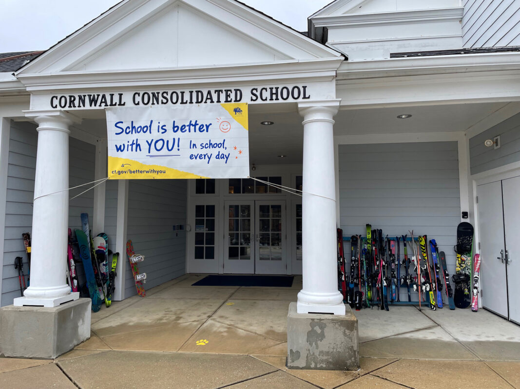 Town-Wide Reading: David McCullough's "1776" - Cornwall CT